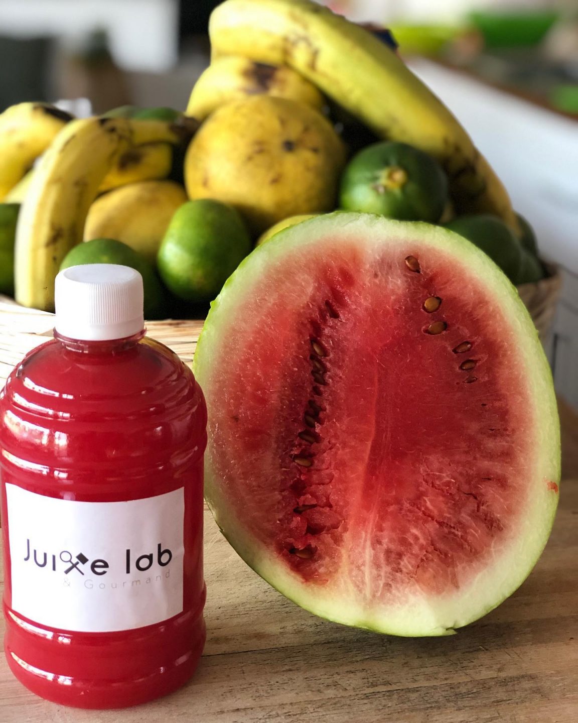 Juixe Lab, un bar à jus des fruits et légumes à Abidjan. - Tech In ...